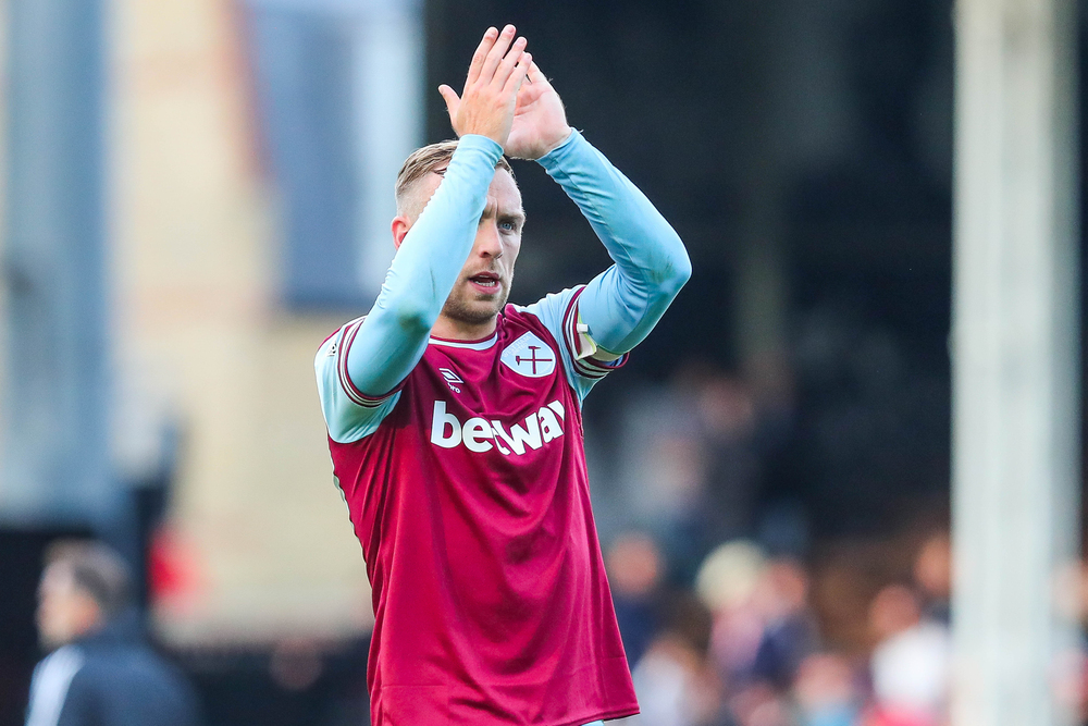 West Ham turmoil deepens as Bowen apologises after fan clash - Soccer News
